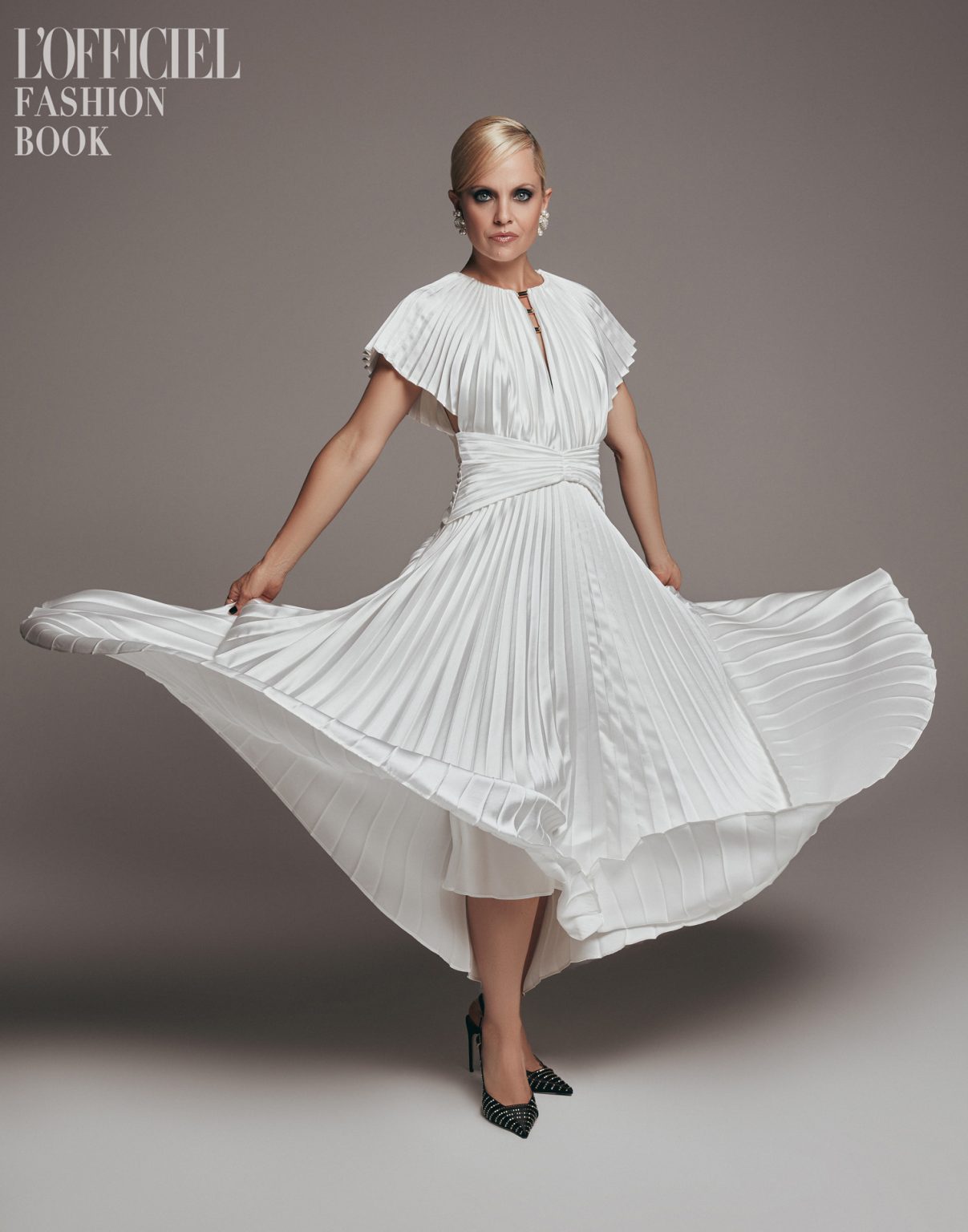 Mena Suvari – Fashion Book – LOfficiel Fashion Book © Australia