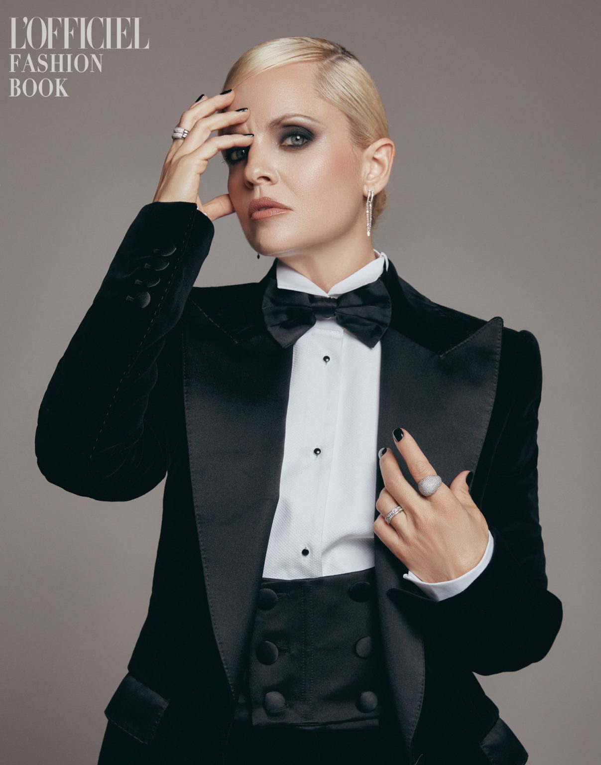 Mena Suvari – Fashion Book – LOfficiel Fashion Book © Australia
